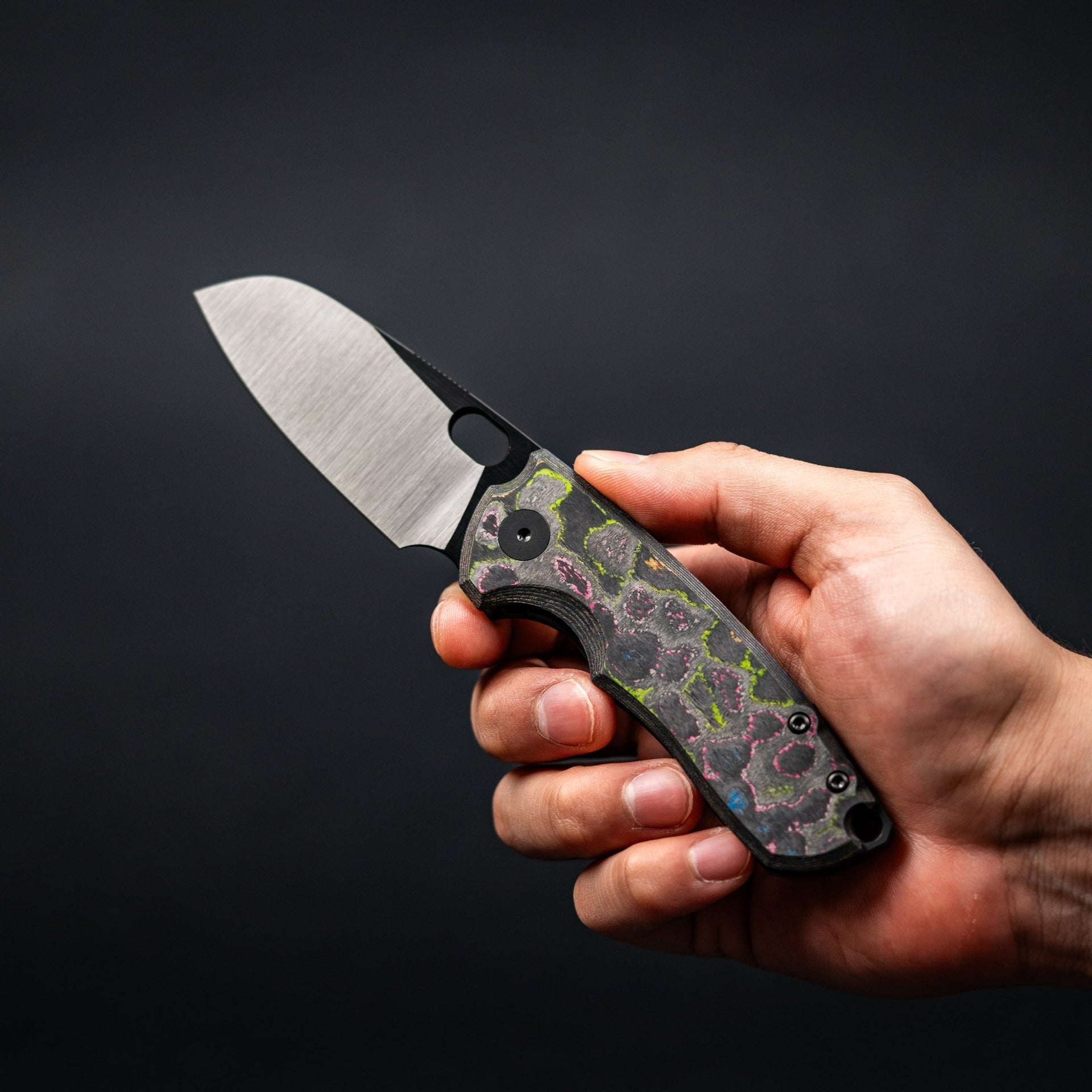 URBAN F5.5 - Belt Satin DLC Magnacut & 80s Camo Carbon – URBAN EDC®