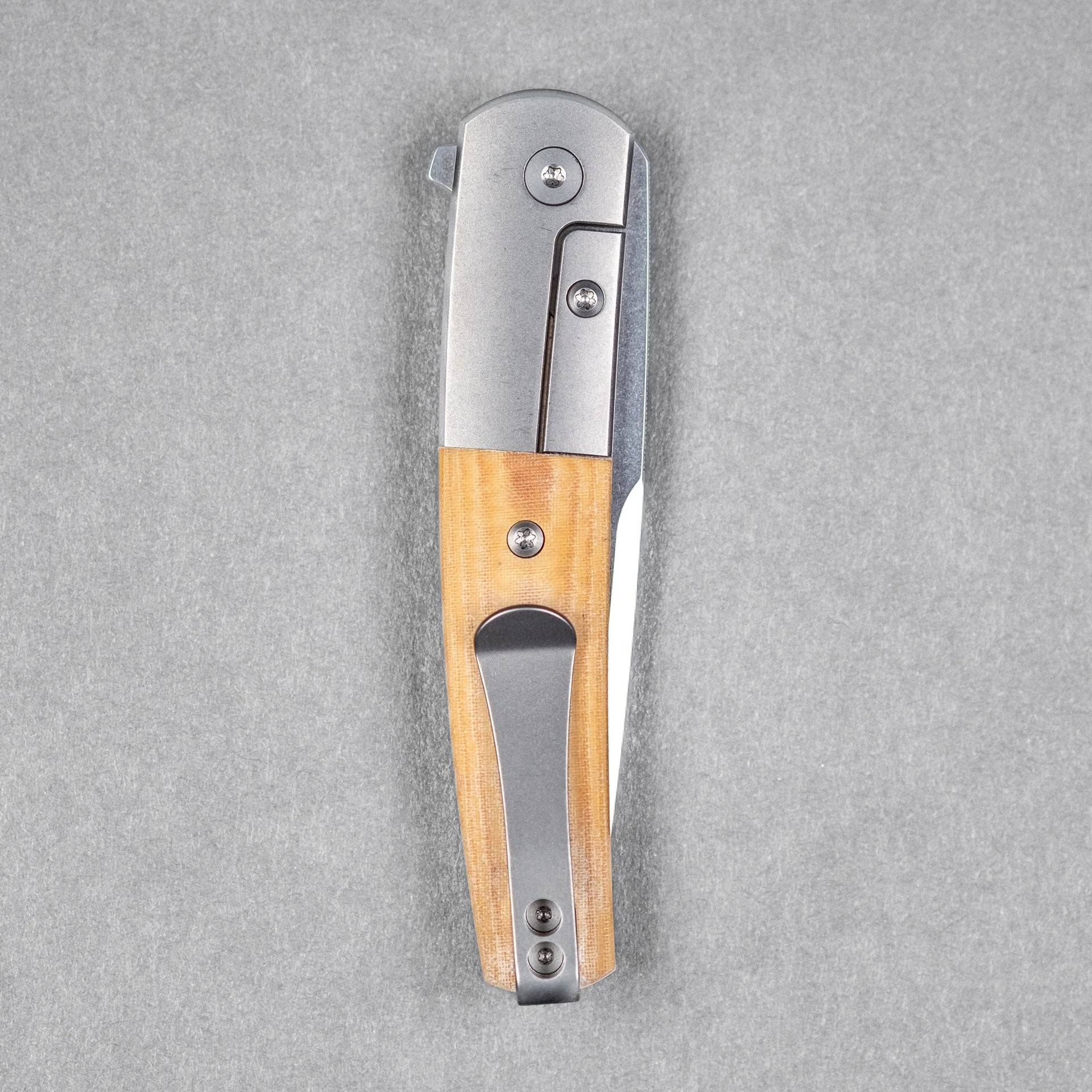 URBAN Finback - Natural Linen Micarta w/ Stonewashed Magnacut – URBAN EDC®